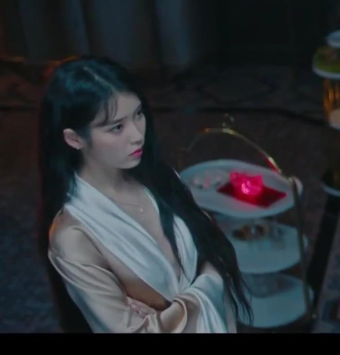 IU - Hotel Del Luna - 9GAG
