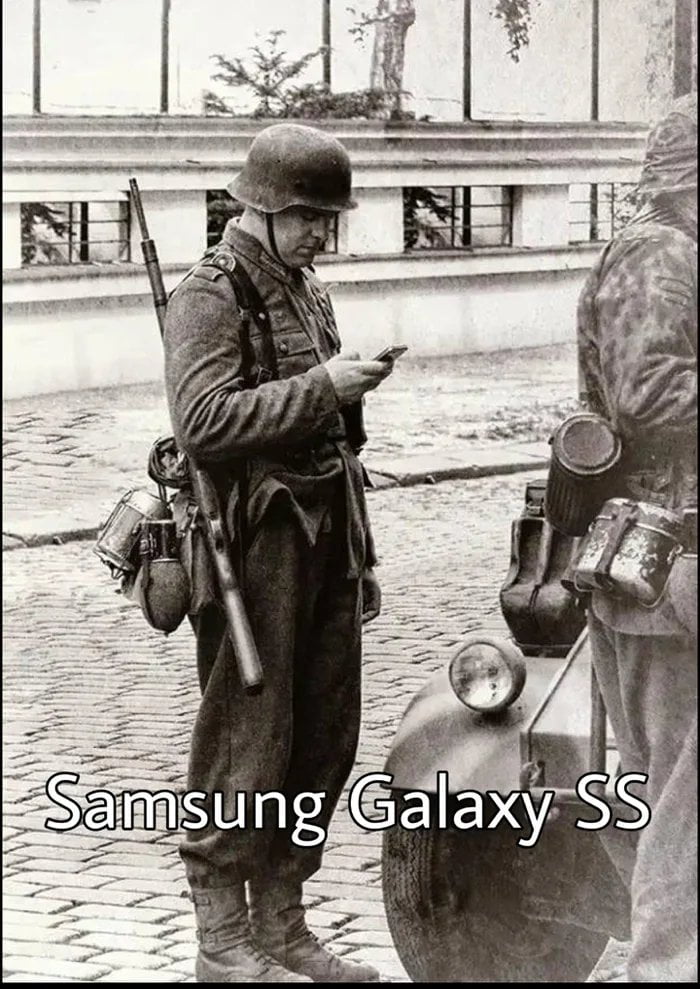 Texting: "Hans, bring das Flammenwerfer!" - 9GAG
