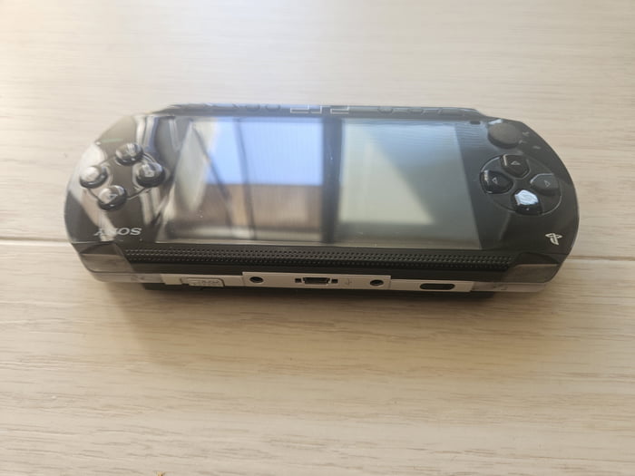 Can anyone tell me what a gen 1 psp is worth? - 9GAG