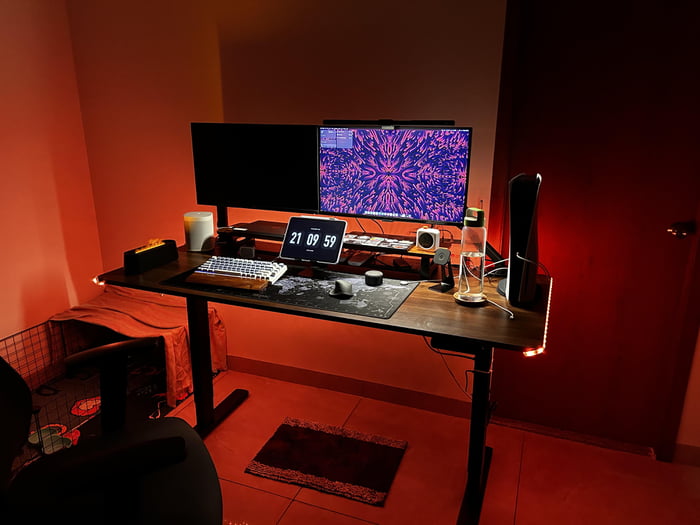 Wfh + light gaming setup 🥸 - 9GAG