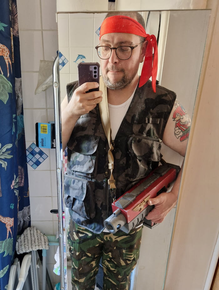 Catachan jungle fighter cosplay - 9GAG