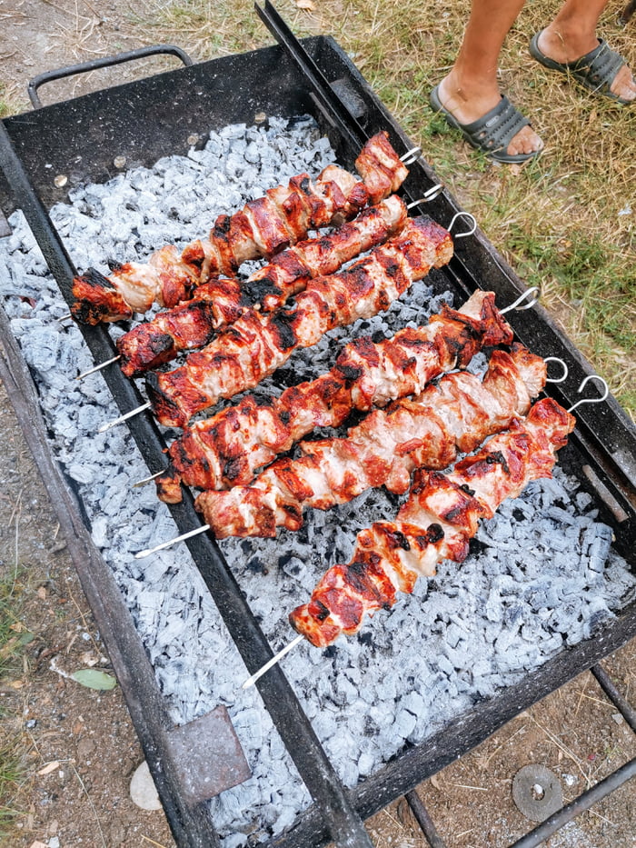 BBQ trend still going? Hello from Romania! - 9GAG