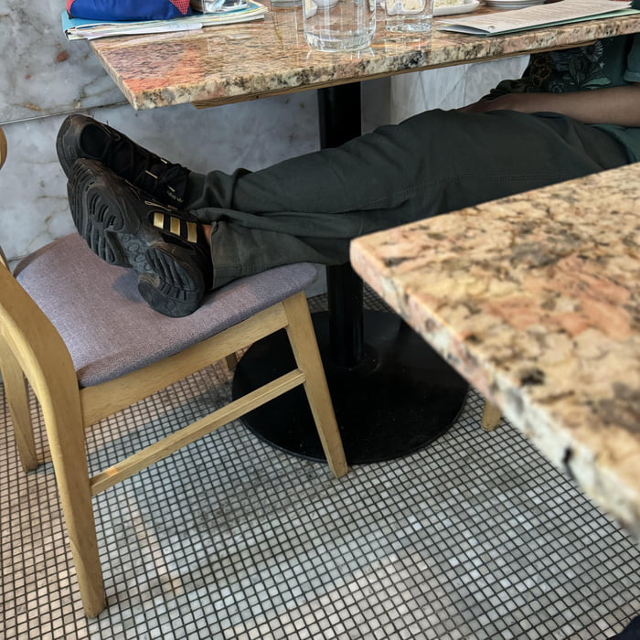 Propping your dirty feet up at a decent restaurant - 9GAG