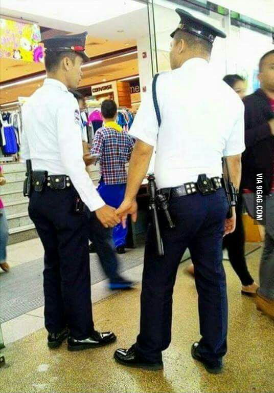 Security Guard in a mall at the philippines - 9GAG