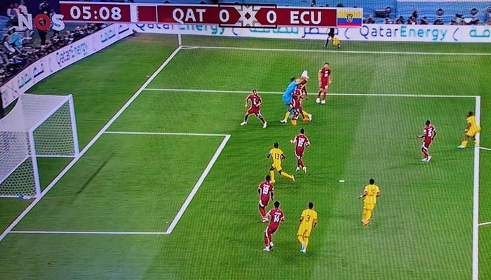 Offside...no bribing😆 - 9GAG