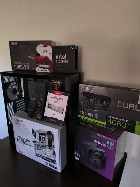 Best Funny pc build Memes - 9GAG