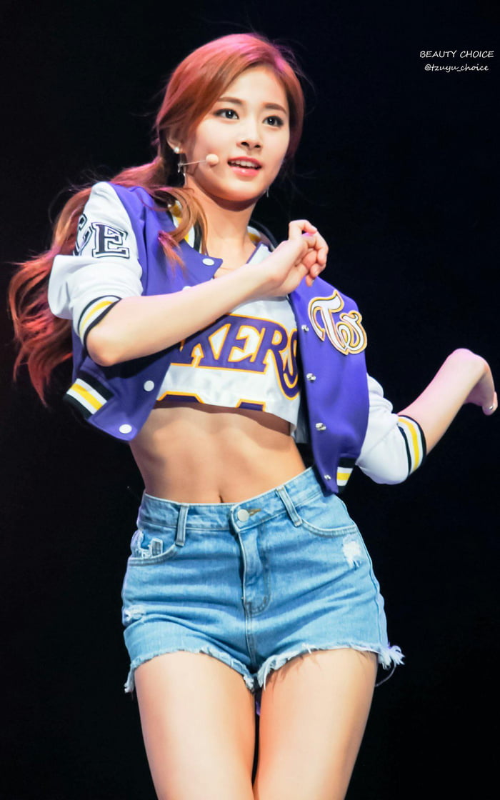 Tzuyu Abs - 9GAG