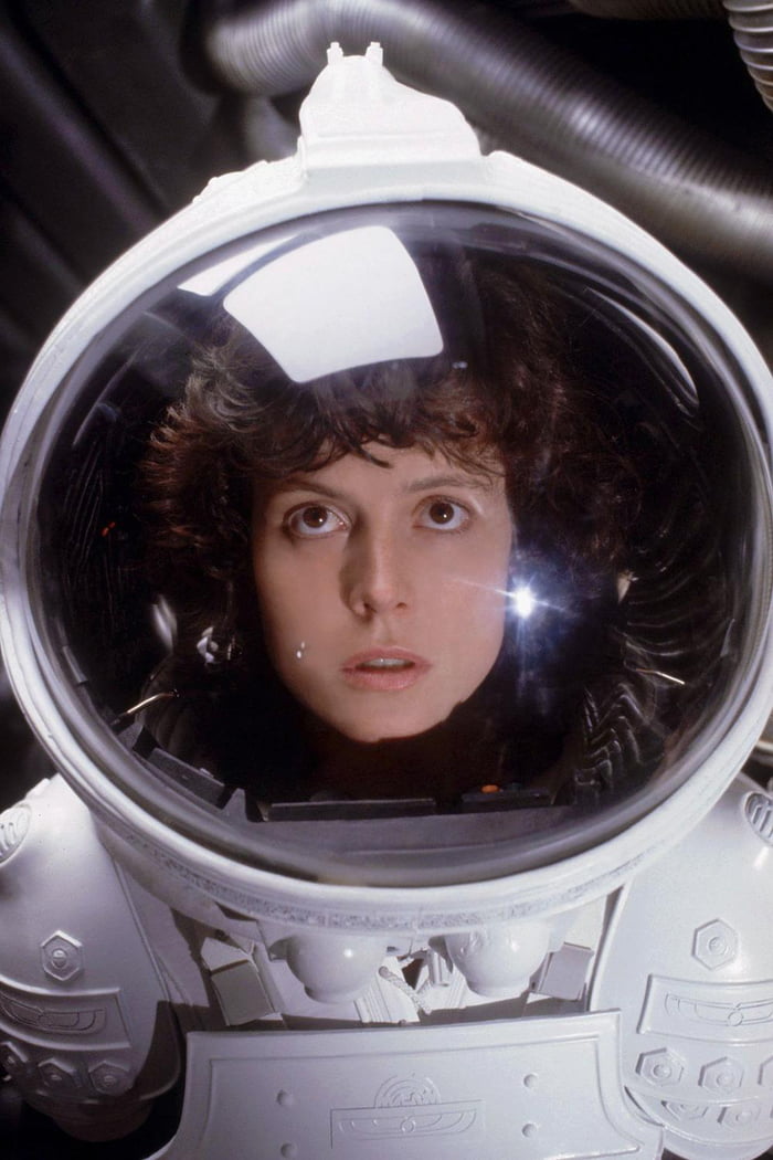 1979 Sigourney Weaver ('Alien') - 9GAG