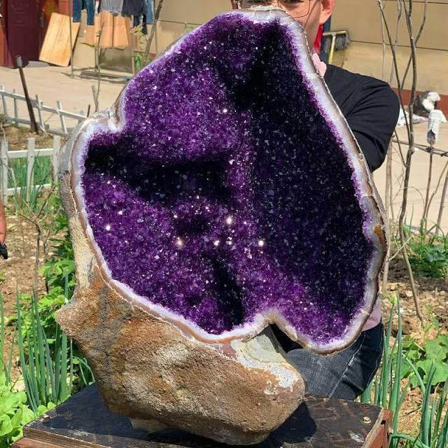 The geodes of sedimentary formations are formed as a result of shears ...