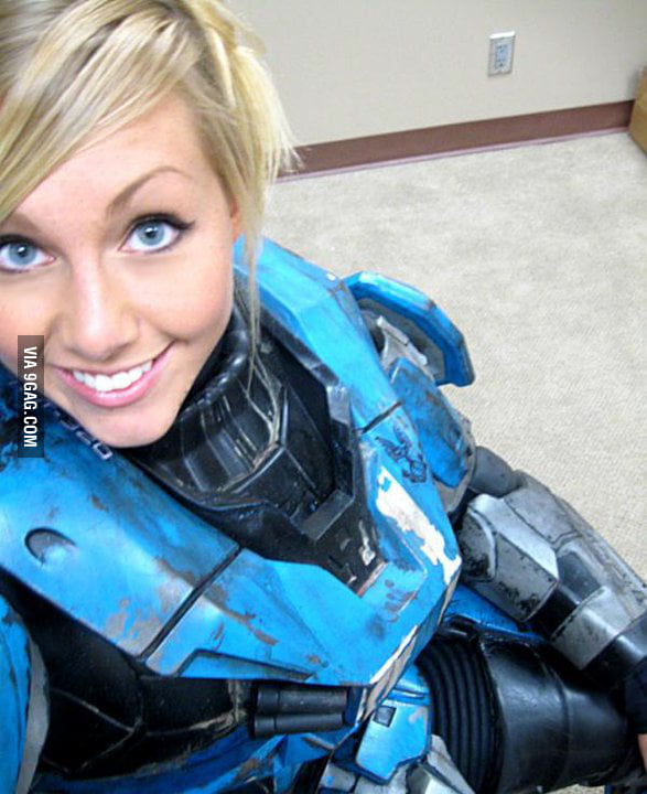 Kat (Halo: Reach) Cosplay - 9GAG