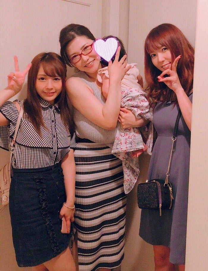 Look at the ordinary retired mom with her baby and colleagues there ...