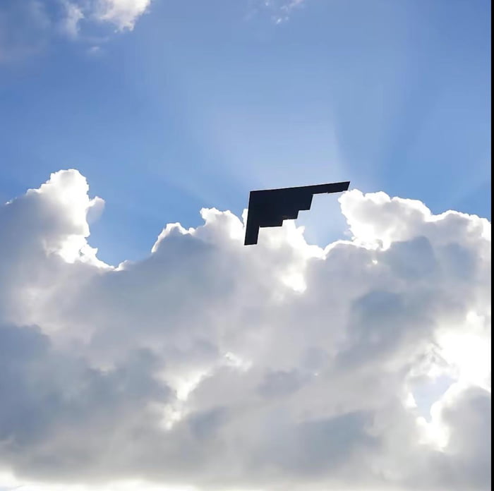 Everybody talks tough until the sky starts missing pixels - 9GAG